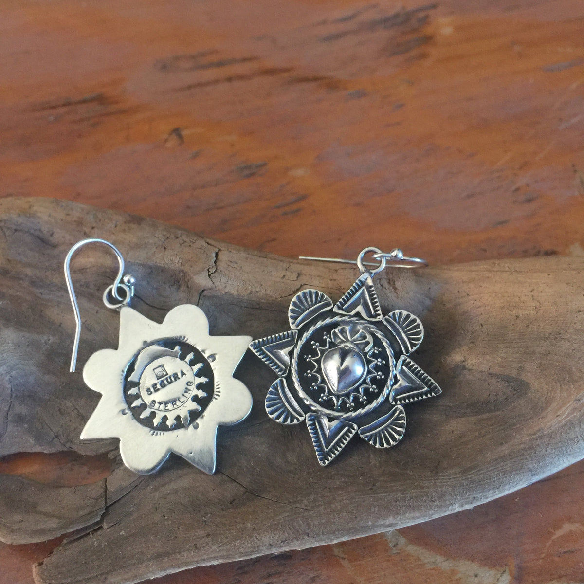 E153B Mission Window Taos Heart Center Earrings – Santa Fe Silverworks ...